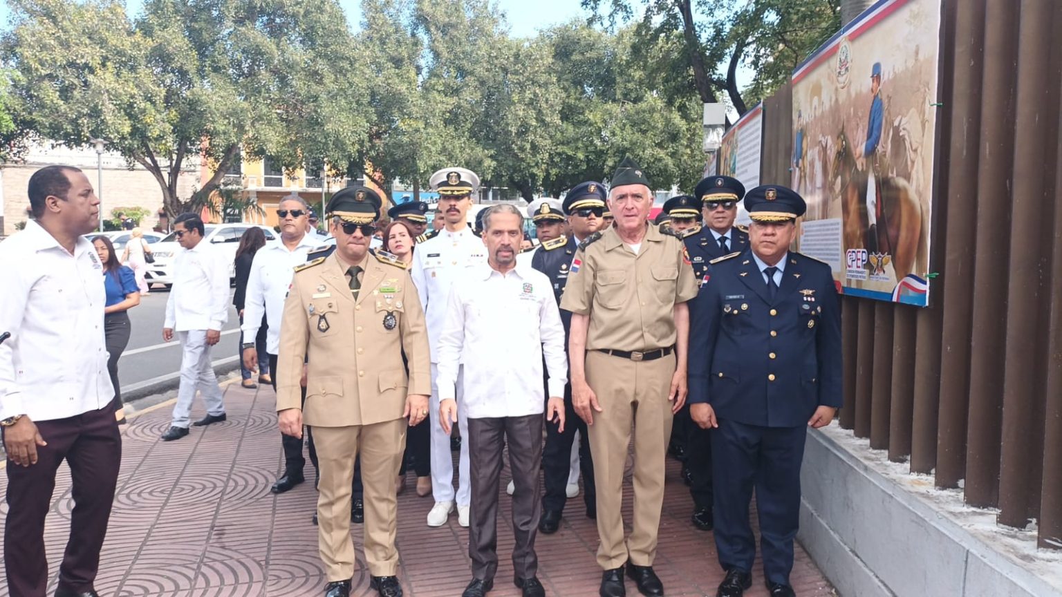 Efemérides Patrias y Ministerio de Defensa inauguran la exposición ...