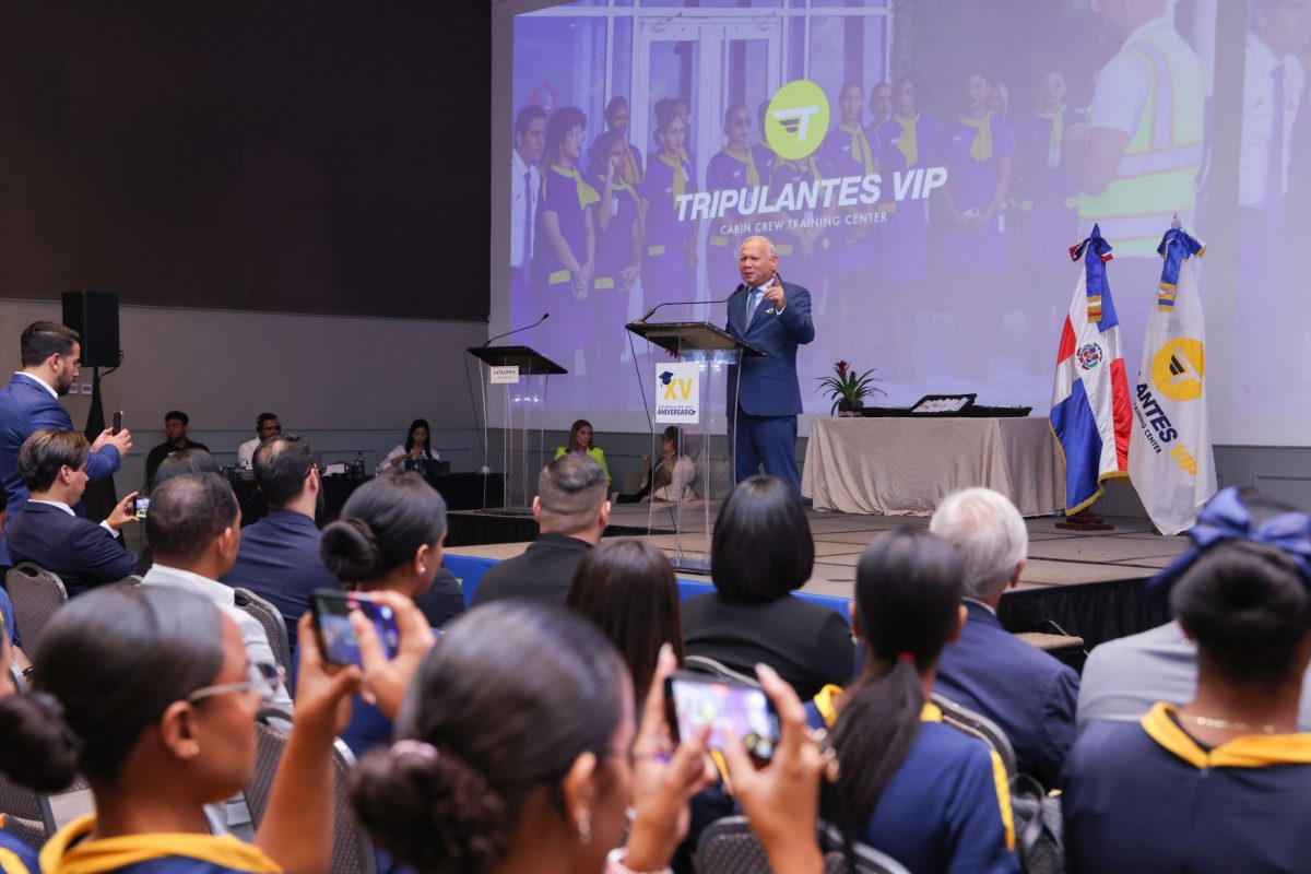 Centro Aeronáutico Tripulantes VIP celebra la Decima 5ta graduación y ...