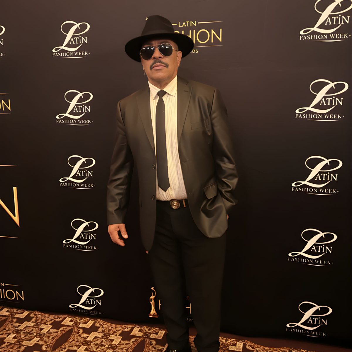 Aramis Camilo cierra la Semana de la Moda Latina en el Icónico Warner ...