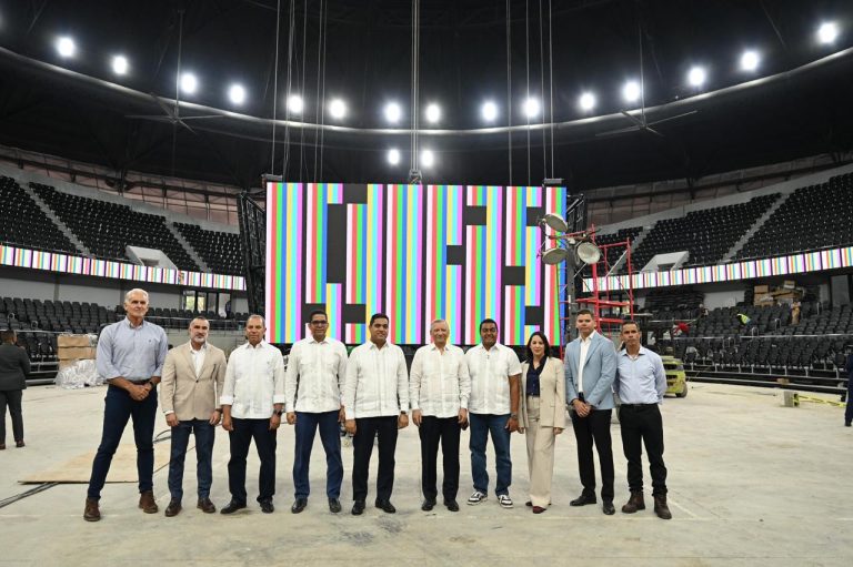 Dr. Leonardo Aguilera supervisa avances de remodelación de la Arena ...